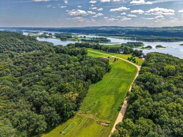 5016 Starlight Ln, Cassville, WI 53806