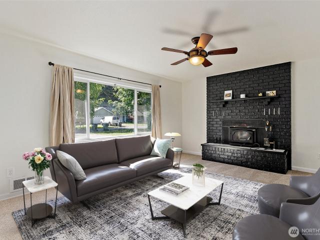 5016 Tri Lake Loop SE