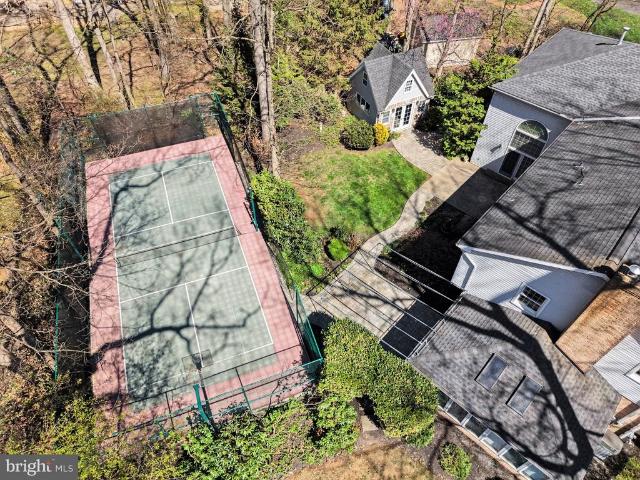5016 Woodbox Lane