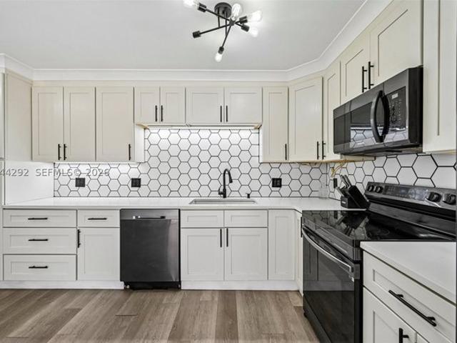 5016 50th Way, West Palm Beach, FL 33409