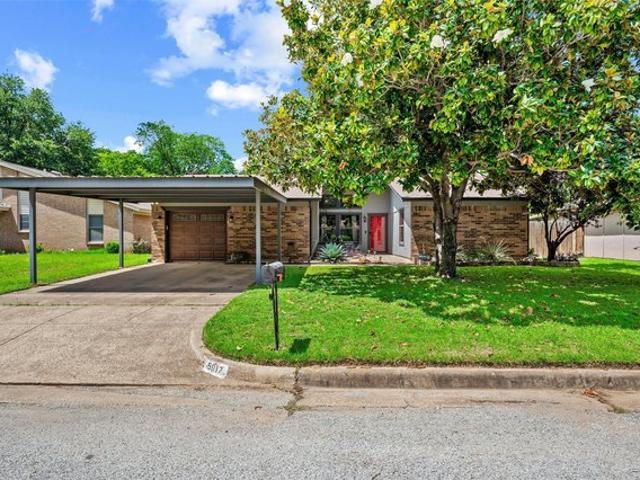 5017 Village Ct, Haltom City, TX 76117