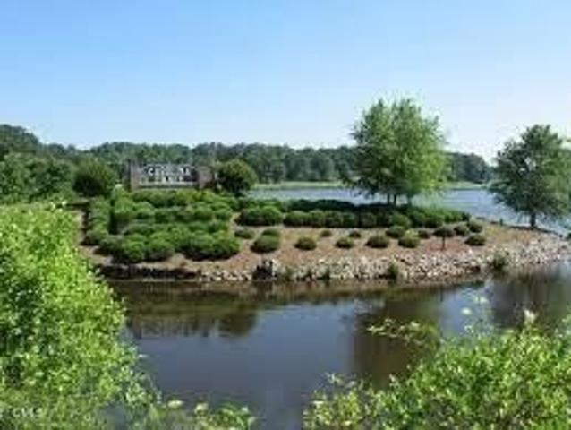 5018 Mockingbird Ln, Sanford, NC 27332