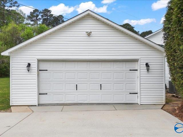 5018 Doris Lane