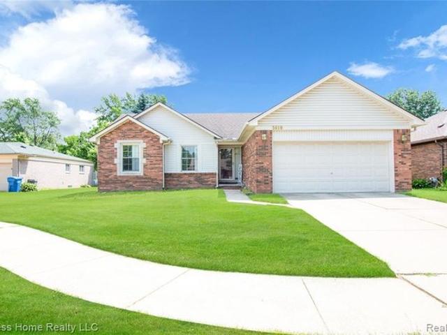 5010 Kelly Dr, Warren, MI 48092