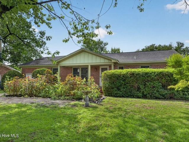 5010 Lord Tennyson Rd, Wilmington, NC 28405