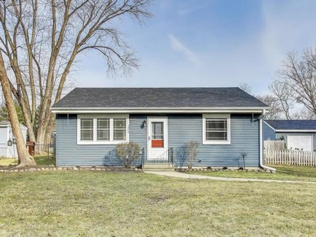 5010 Palm St, Mchenry, IL 60051