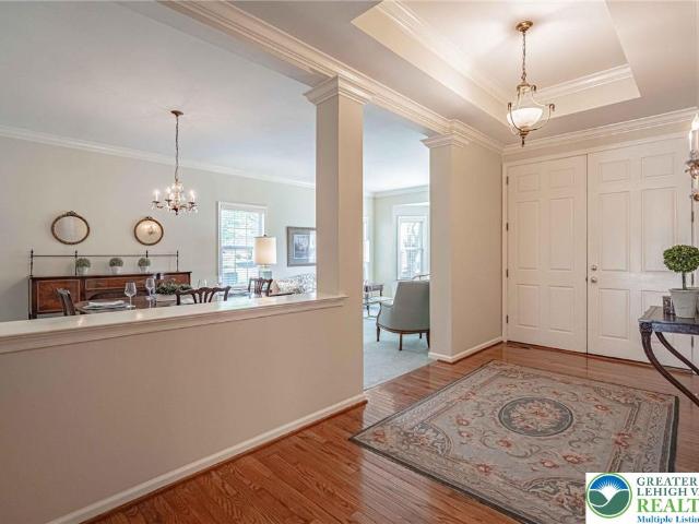 5010 Valley Stream Lane