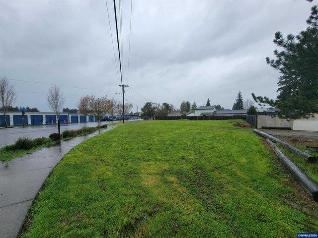 5010 Windsor Island Rd N, Keizer, OR 97303