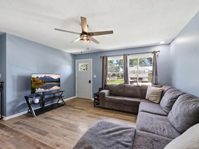 5011 NE 44th Terrace
