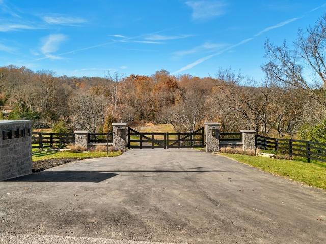 5011 Archer Springs Lane