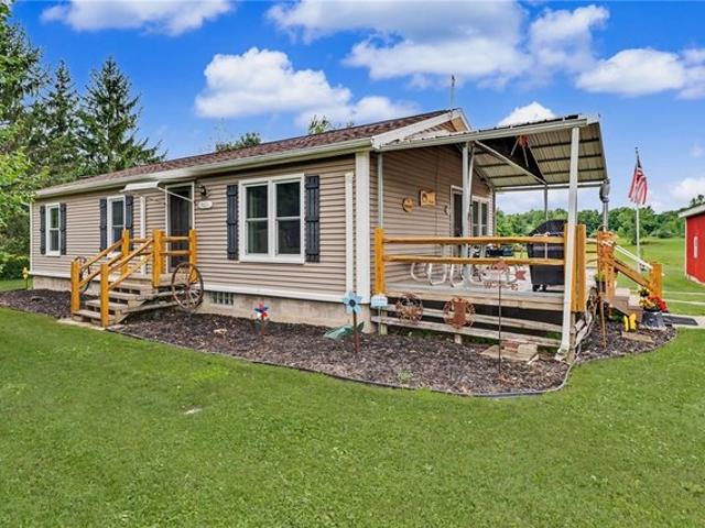 5011 Paradise Rd, East Bethany, NY 14054