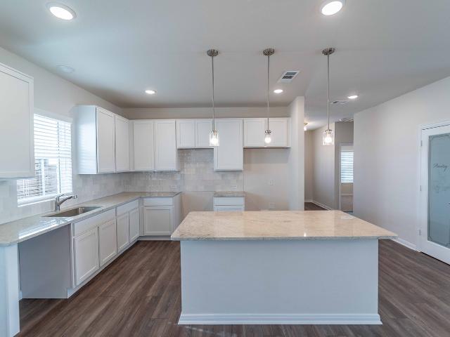 5011 Stonesbattle Parkway