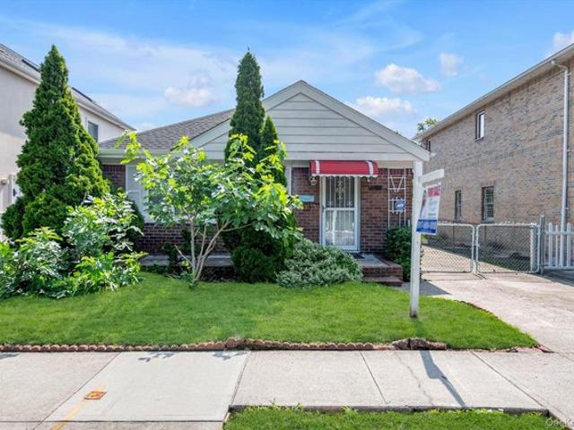 5011 th St, Fresh Meadows, NY 11365