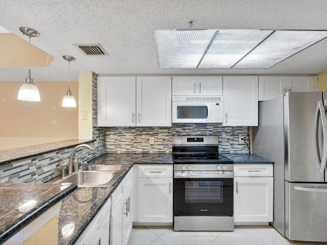 5011 Wiles Road Unit 303, Coconut Creek, US, FL