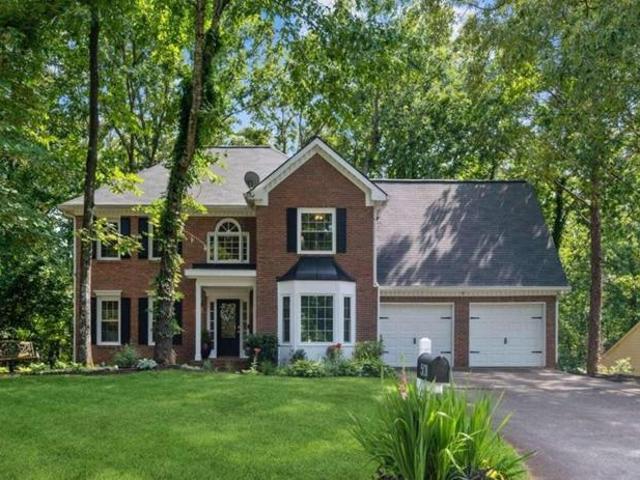 5011 Willow Creek Dr, Woodstock, GA 30188