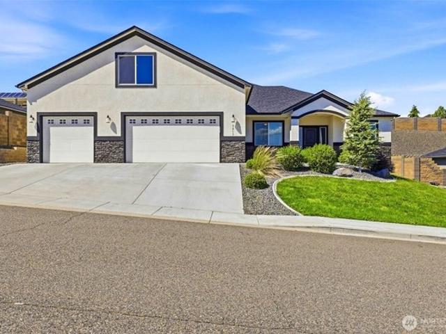 5013 Meadow View Dr, Pasco, WA 99301