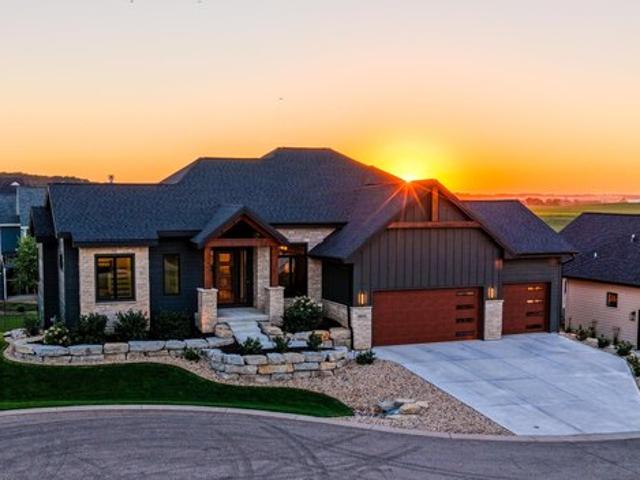 5013 Apricot Blossom Ct, Waunakee, WI 53597