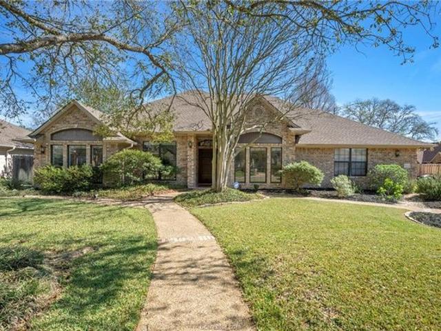 5013 Commonwealth Ct, College Station, TX 77845