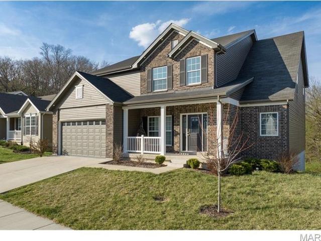 5013 Corisande Woods Dr, Fenton, MO 63026