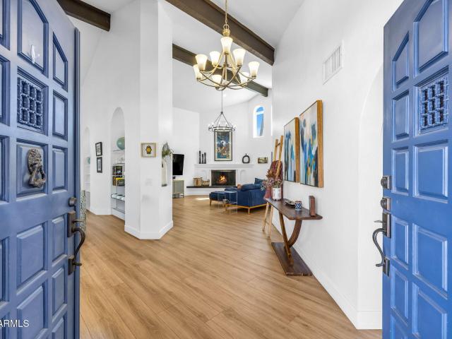 5013 e cholla street
