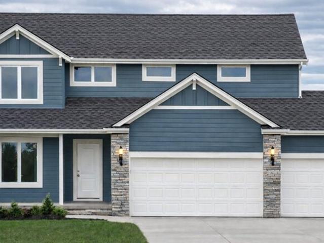 5013 Pinehill Rd, Bellevue, NE 68133