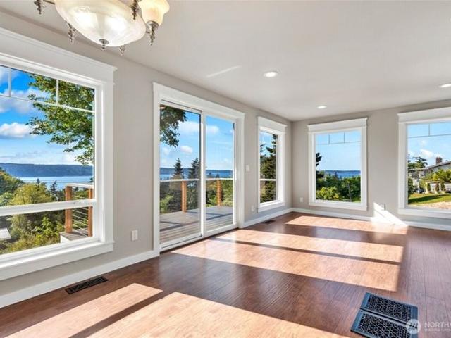 501 11th St, Mukilteo, WA 98275