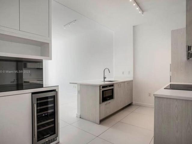 501 31st St NE #204, Miami, FL 33137