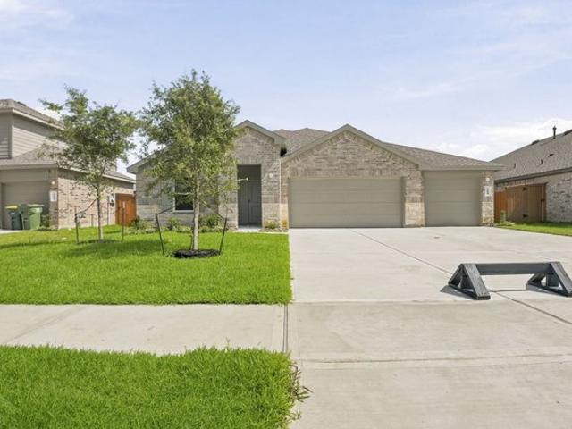 501 Comal Trl, Dayton, TX 77535