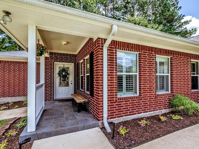 501 Cherry Hills Dr, Huntsville, TX 77340
