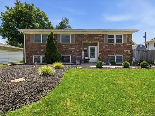 501 Circle Dr, Sellersburg, IN 47172