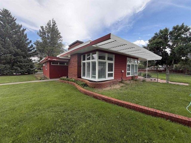 501 Circle Dr W, Cody, WY 82414