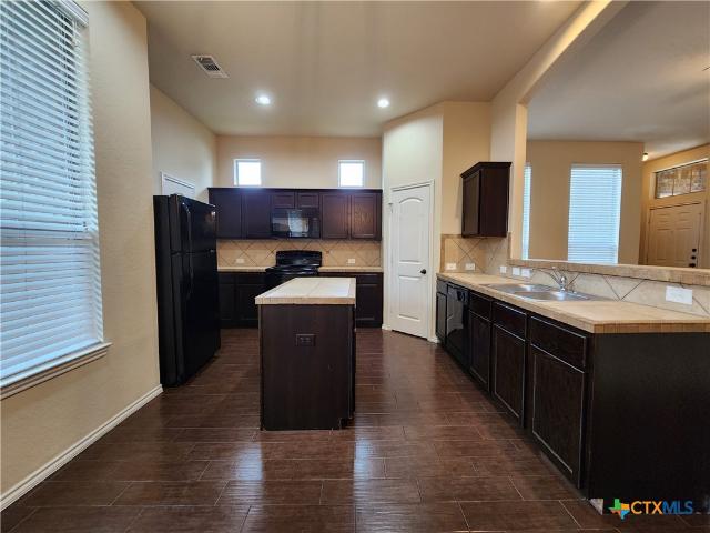 501 Creekside Circle