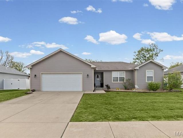 501 Arizona St, Bethalto, IL 62010