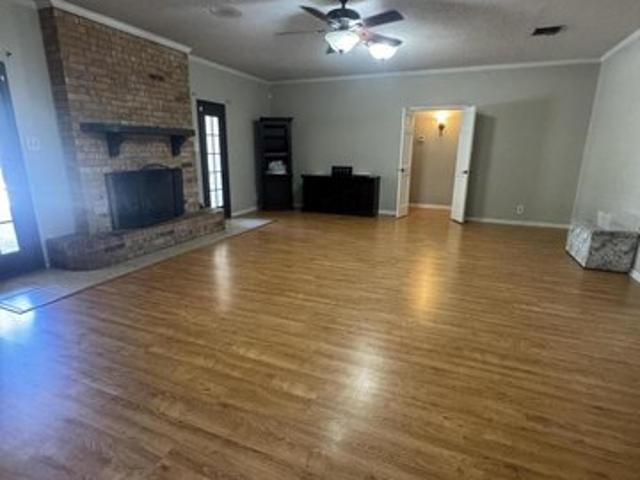 501 Astor Place Dr, New Iberia, LA 70563