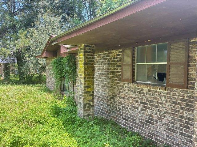501 Bobcat Ln, Daisetta, TX 77533
