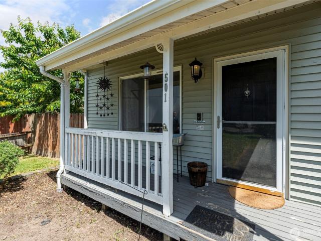 501 Belfair Court SW