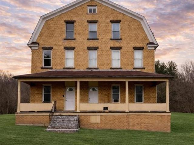 501 Bessemer Ave, Lyndora, PA 16045