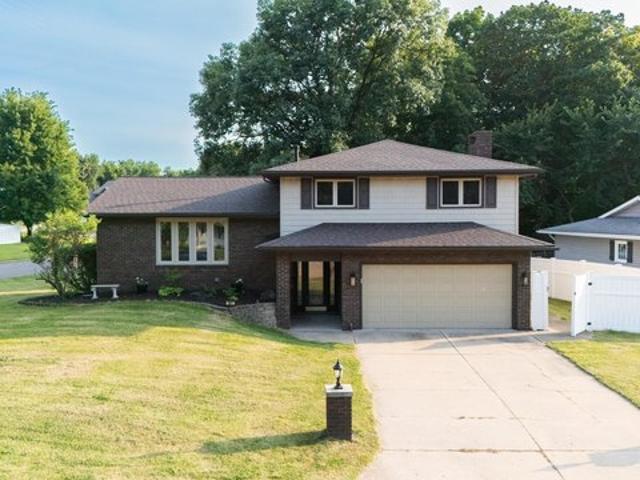 501 Briarbrook Dr, East Peoria, IL 61611