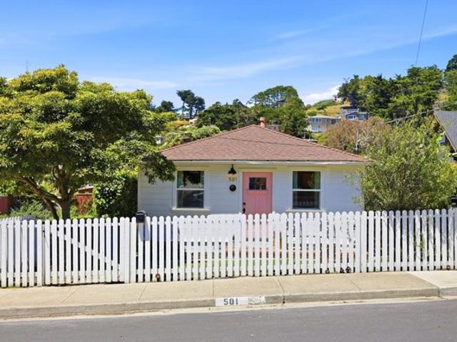 501 Brighton Rd, Pacifica, CA 94044