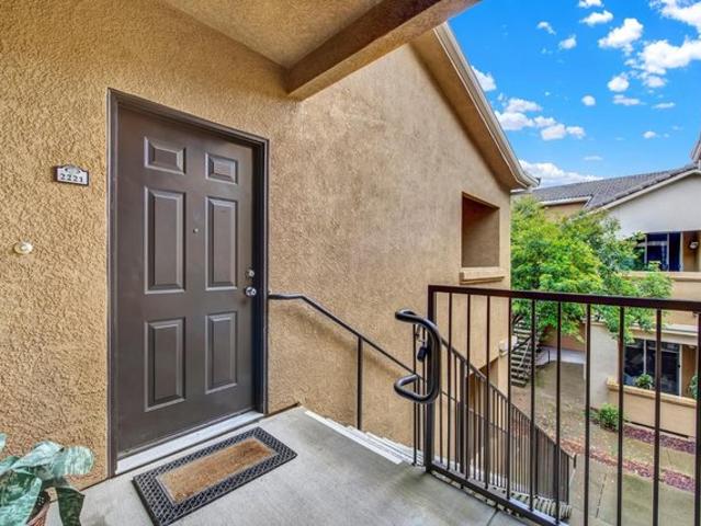 501 Gibson Dr Apt 2221, Roseville, CA 95678
