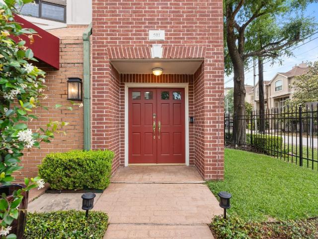 501 Detering St, Houston, TX 77007 | MLS #48776