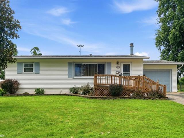 501 Dennis Dr, Marshalltown, IA 50158