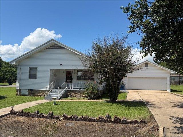 501 E Ada Ave, Wilburton, OK 74578