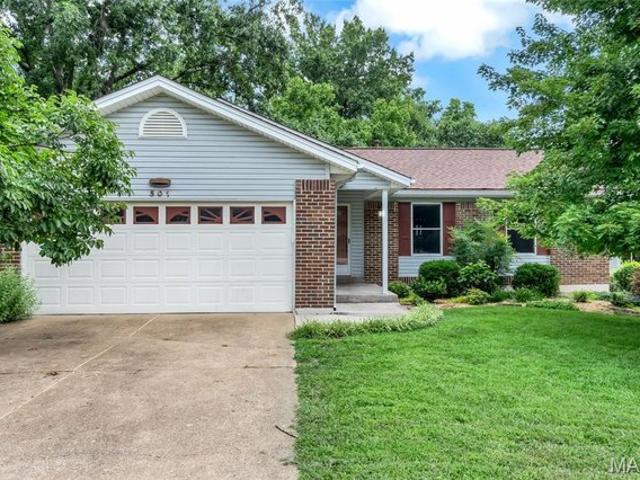501 Echo Hill Ct, Ballwin, MO 63021