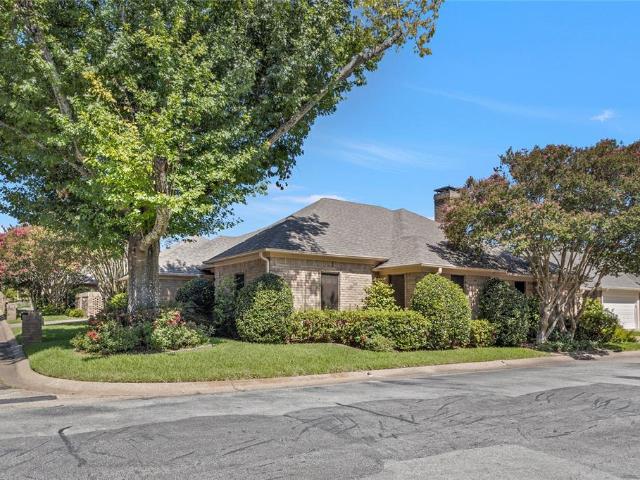 501 Hyde Park