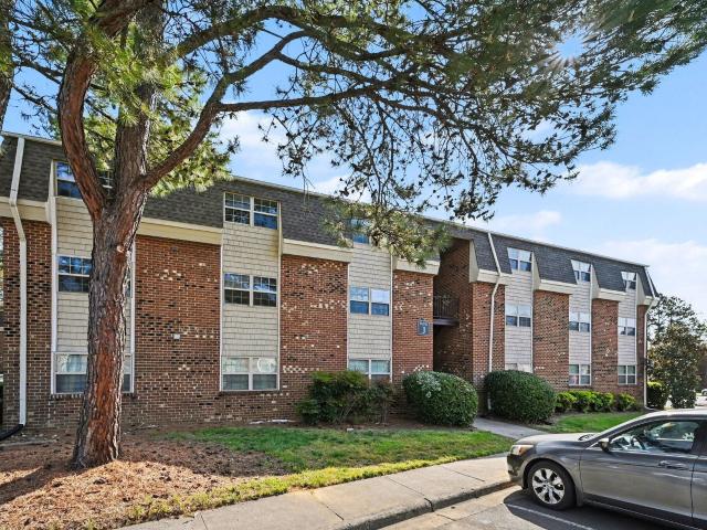 501 Jones Ferry Road Unit J9