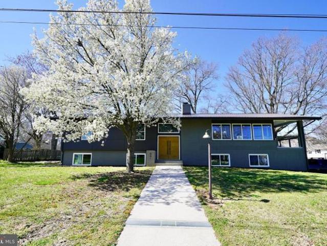 501 Lakelawn Dr, Milford, DE 19963