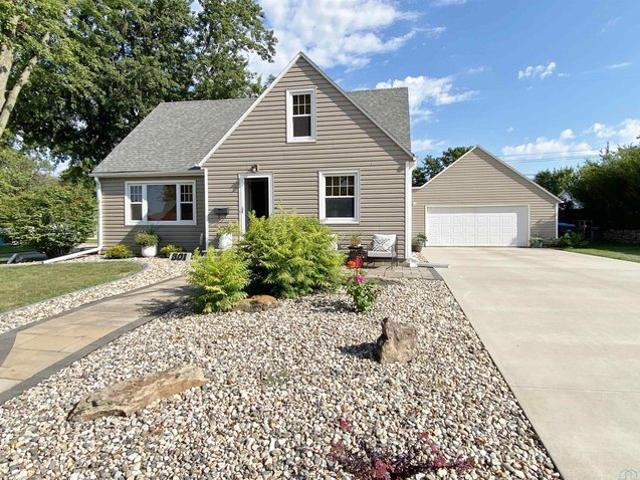 501 Lee Dr, Le Mars, IA 51031