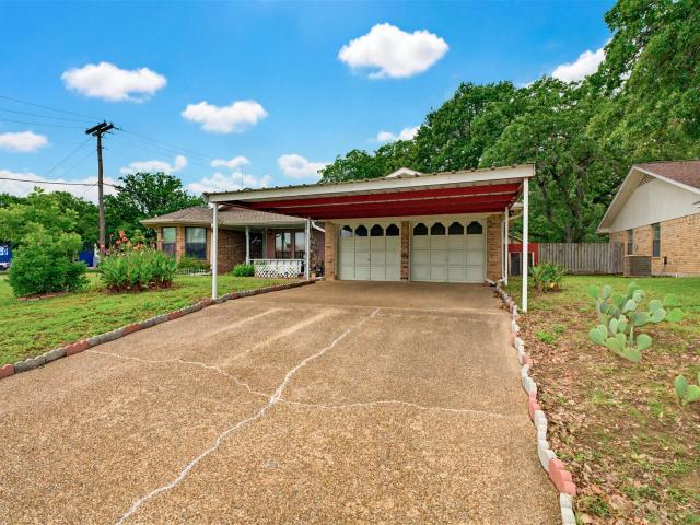 501 Meadow Dr