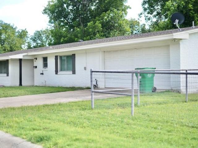 501 N 10th St, San Saba, TX 76877